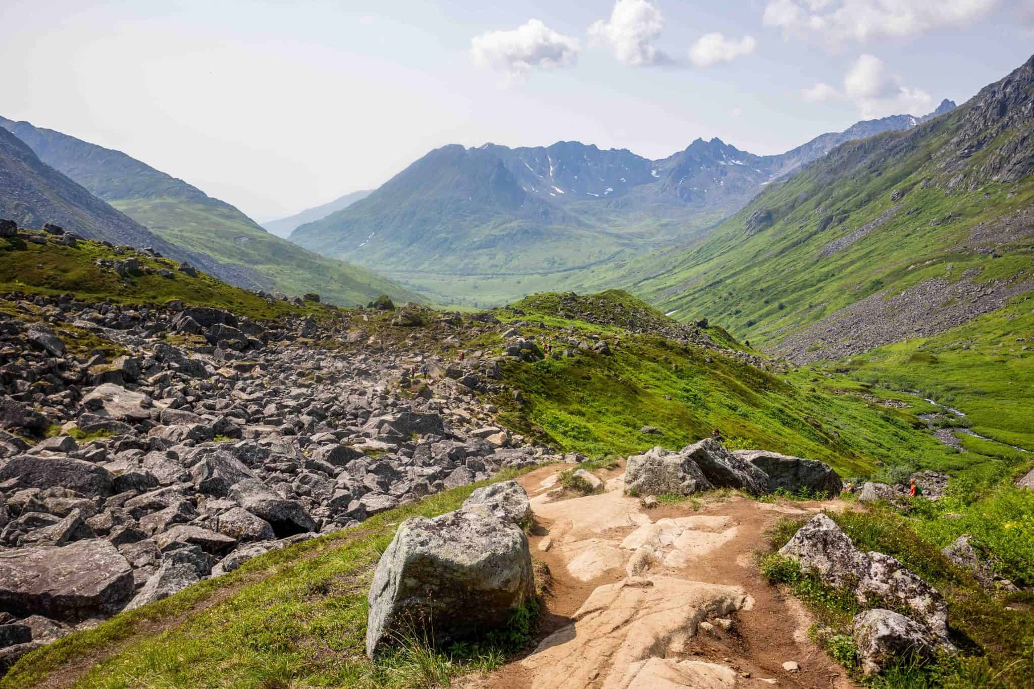 The 8 Best Day Hikes at Hatcher Pass (from shortest to longest)